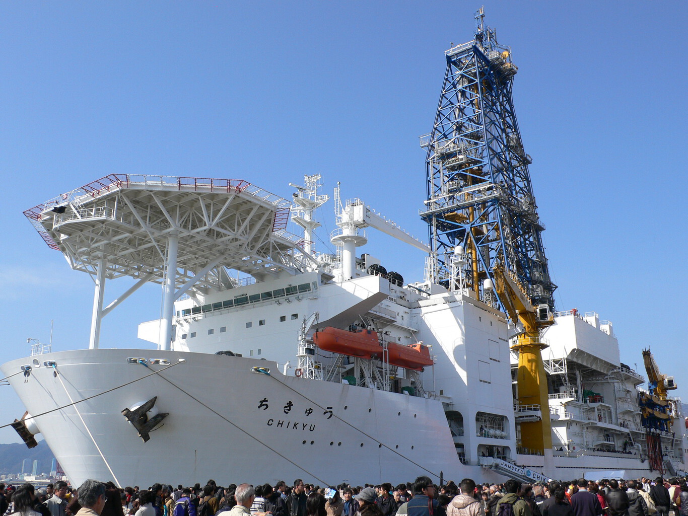 Record at sea: Amazing Chikyu drillship dug